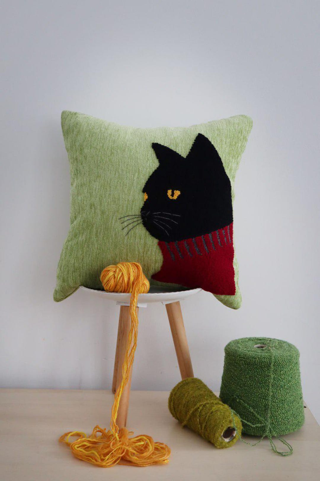 Embroidered Cat Pillow Cover: Punch Needle Accent, 50x50 Cm - Etsy