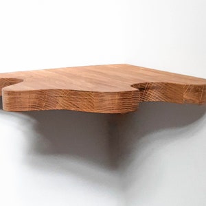 Abstract Edge Oak Corner Shelf – Thick Wooden Floating Corner Shelf ...