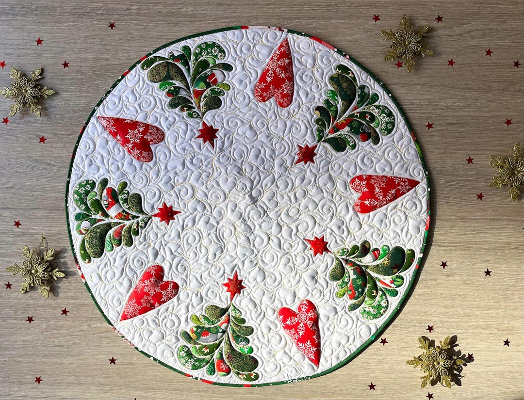 Handmade Round Quilted Christmas Table Topper: Red & Green Holiday ...