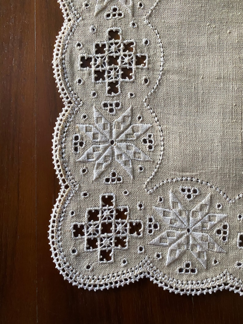 Lefkara Laces - Rectangular Table Cloth, Beige and White Design ...