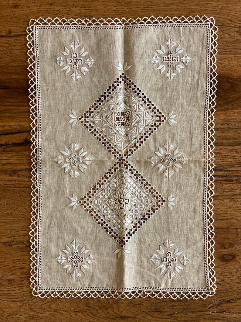 Lefkara Laces - Rectangular Table Cloth, Beige and White Design ...