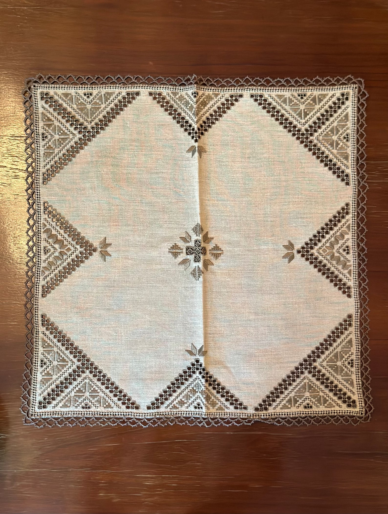 Lefkara Laces - Table Cloth, Detailed Design, Traditional Cypriot ...