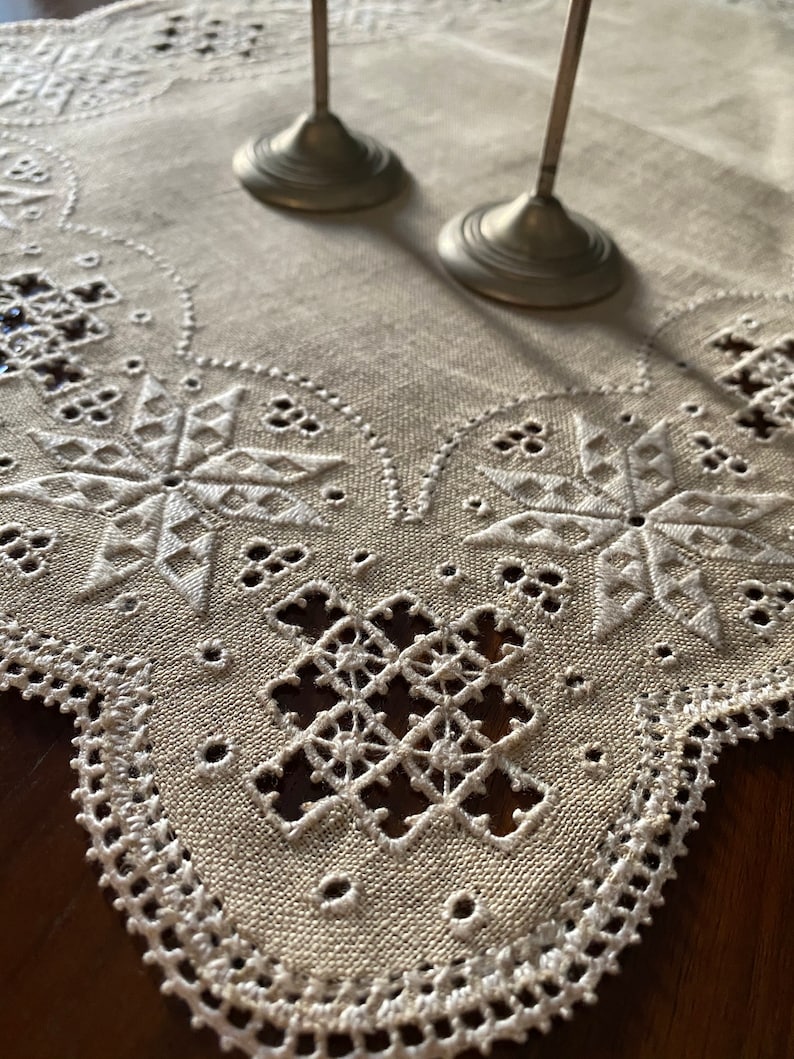 Lefkara Laces - Rectangular Table Cloth, Beige and White Design ...