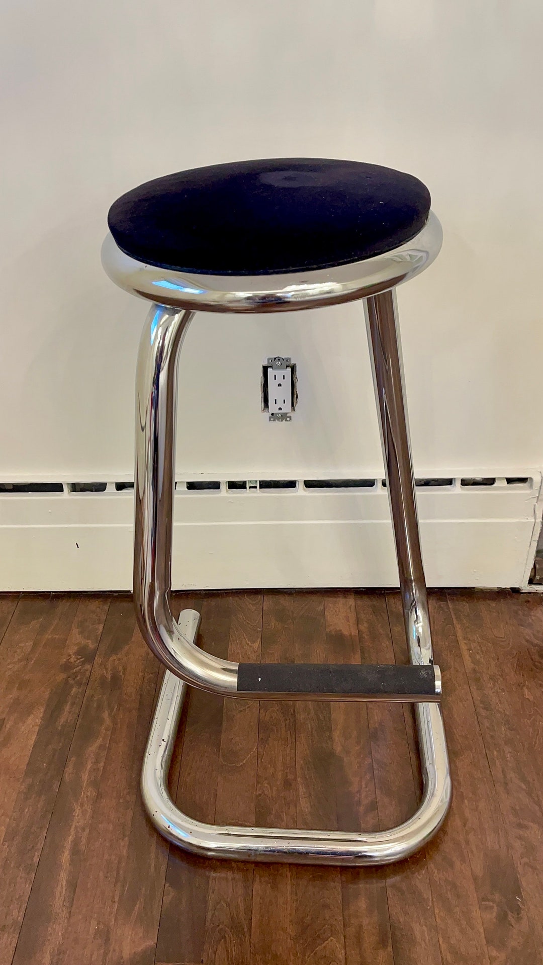 Stool Vintage Chrome Metal Paperclip Stool Vintage Paperclip Stool ...