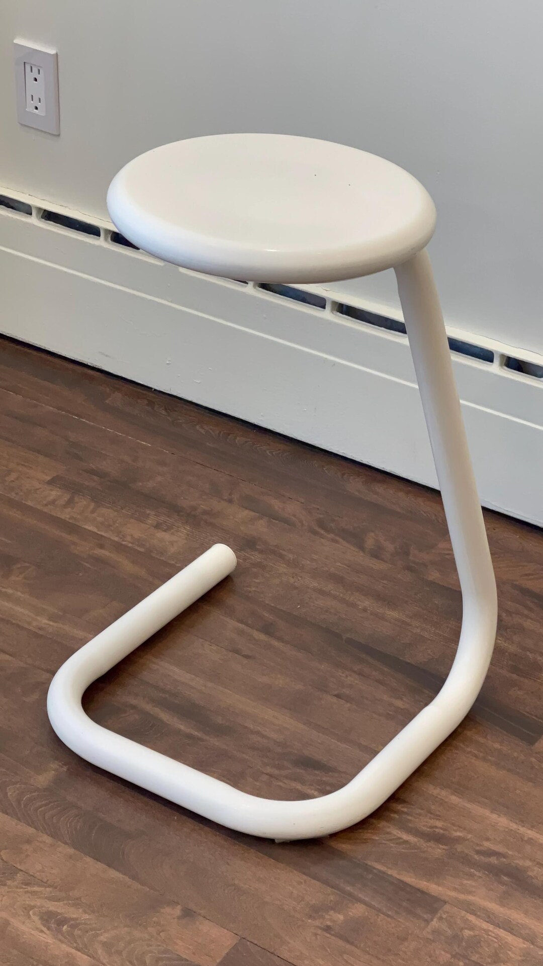 Metal Tubular Paperclip Stool | VINTAGE | 24’’ Height | Very Rare ...