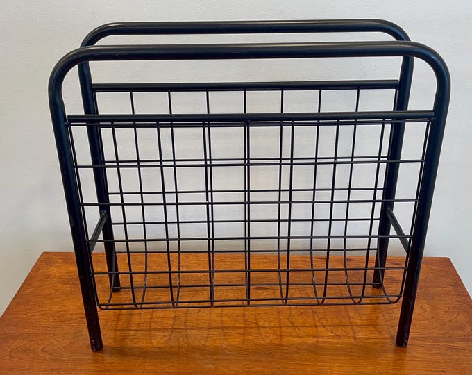 Vintage Metal Wire Magazine Rack | Black Metal Grid Magazine Holder ...