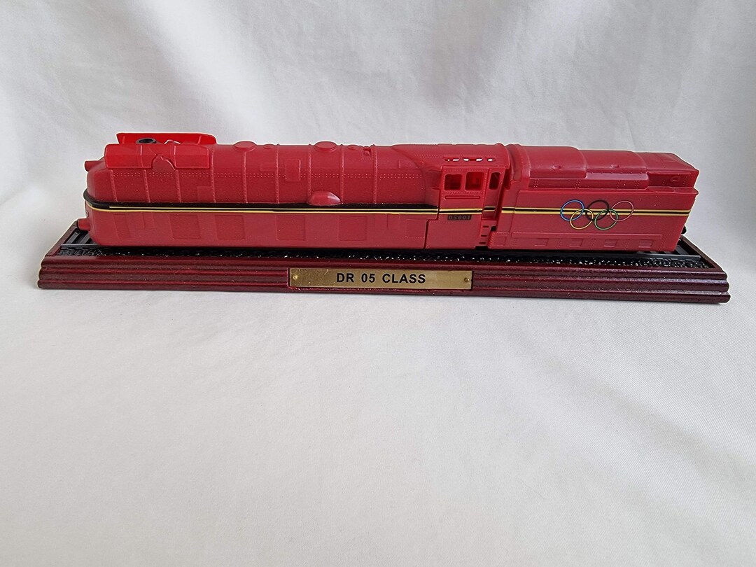 Locomotive Model, Vintage Locomotive Model, Train Model, DR 05 ...