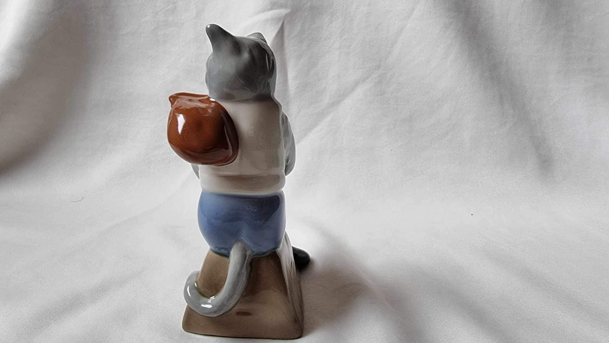 Cat Figurine, Wade Figurine, Wade Cat, Porcelain Cat, Pottery Cat ...