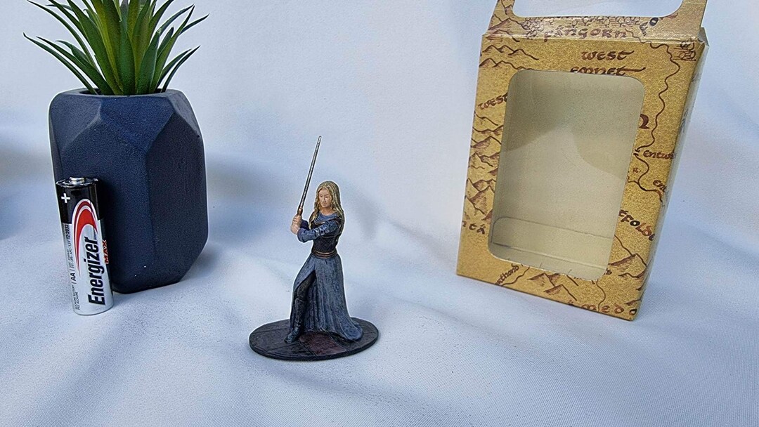 Eowyn Lord of the Rings, Eowyn Figurine, Lord of the Rings Figurine ...