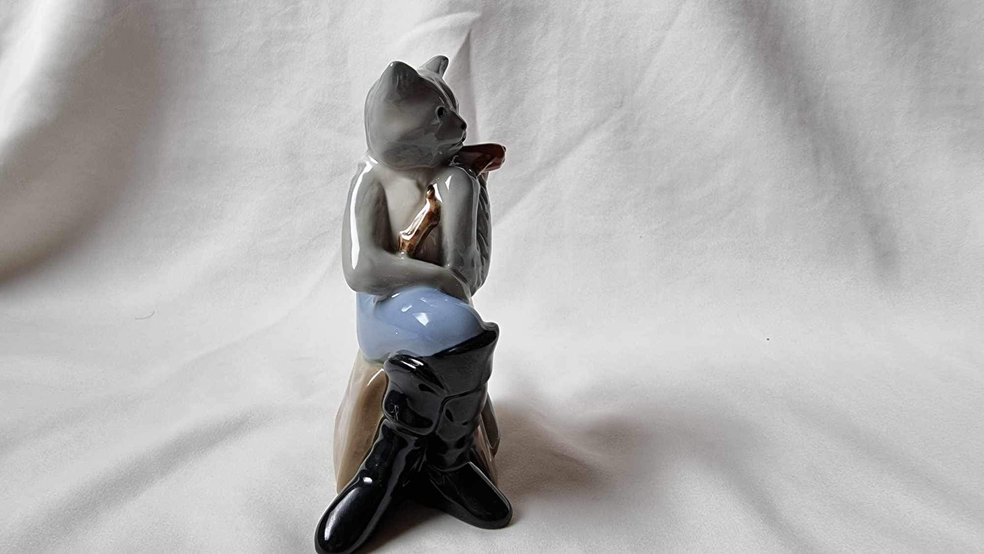 Cat Figurine, Wade Figurine, Wade Cat, Porcelain Cat, Pottery Cat ...