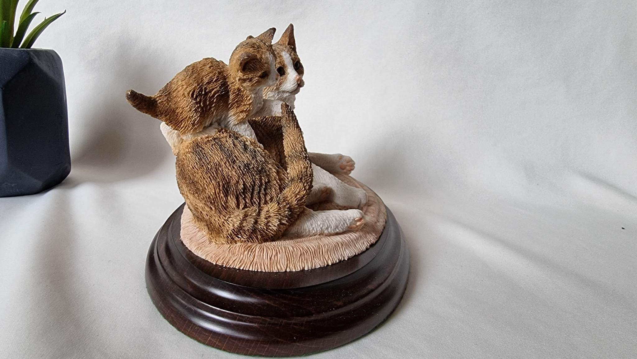 Country Artists Cat, Country Artist Cat Figurine, Country Artist ...
