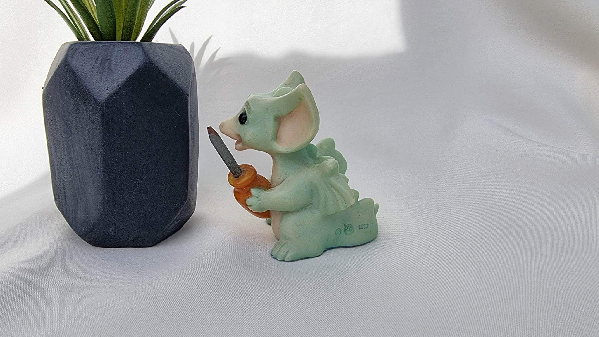 Pocket Dragon I’ll Fixed, Pocket Dragon, Real Musgrave, Dragon Figurine ...