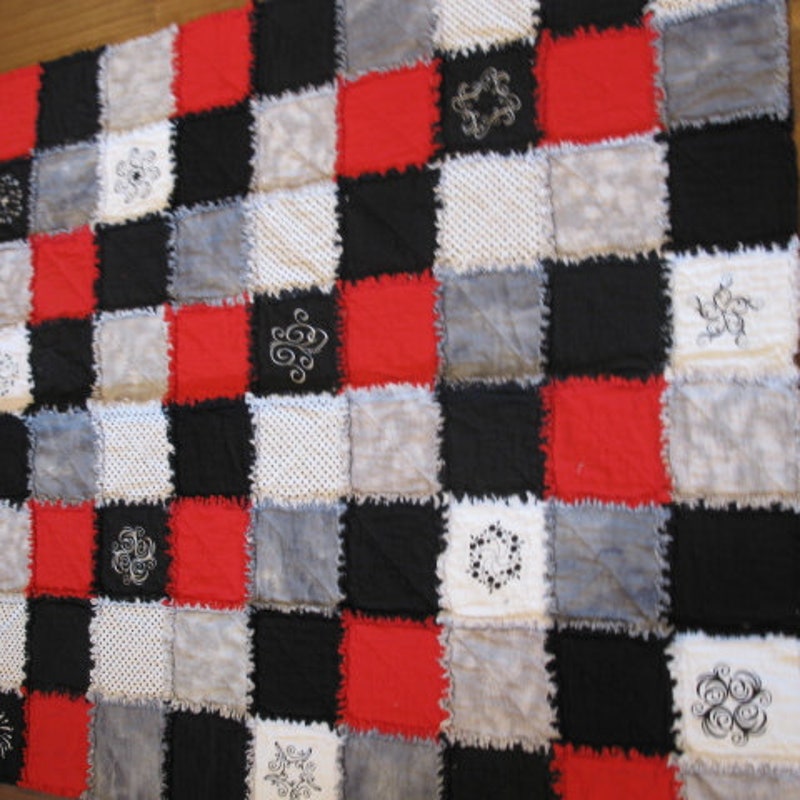 Red and Gray Quilt - Etsy