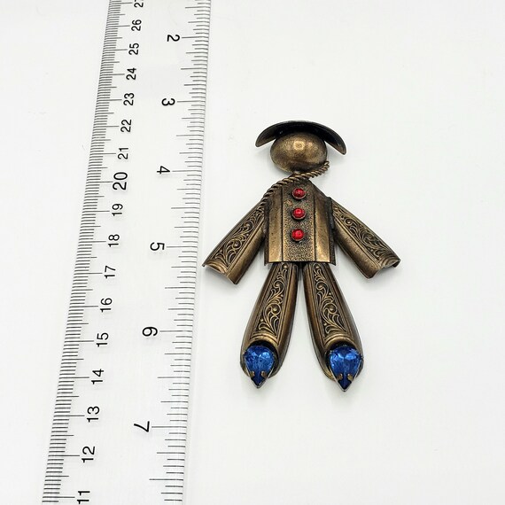 CHINESE Figural Brooch - Brass Chinese Man Brooch - Gem
