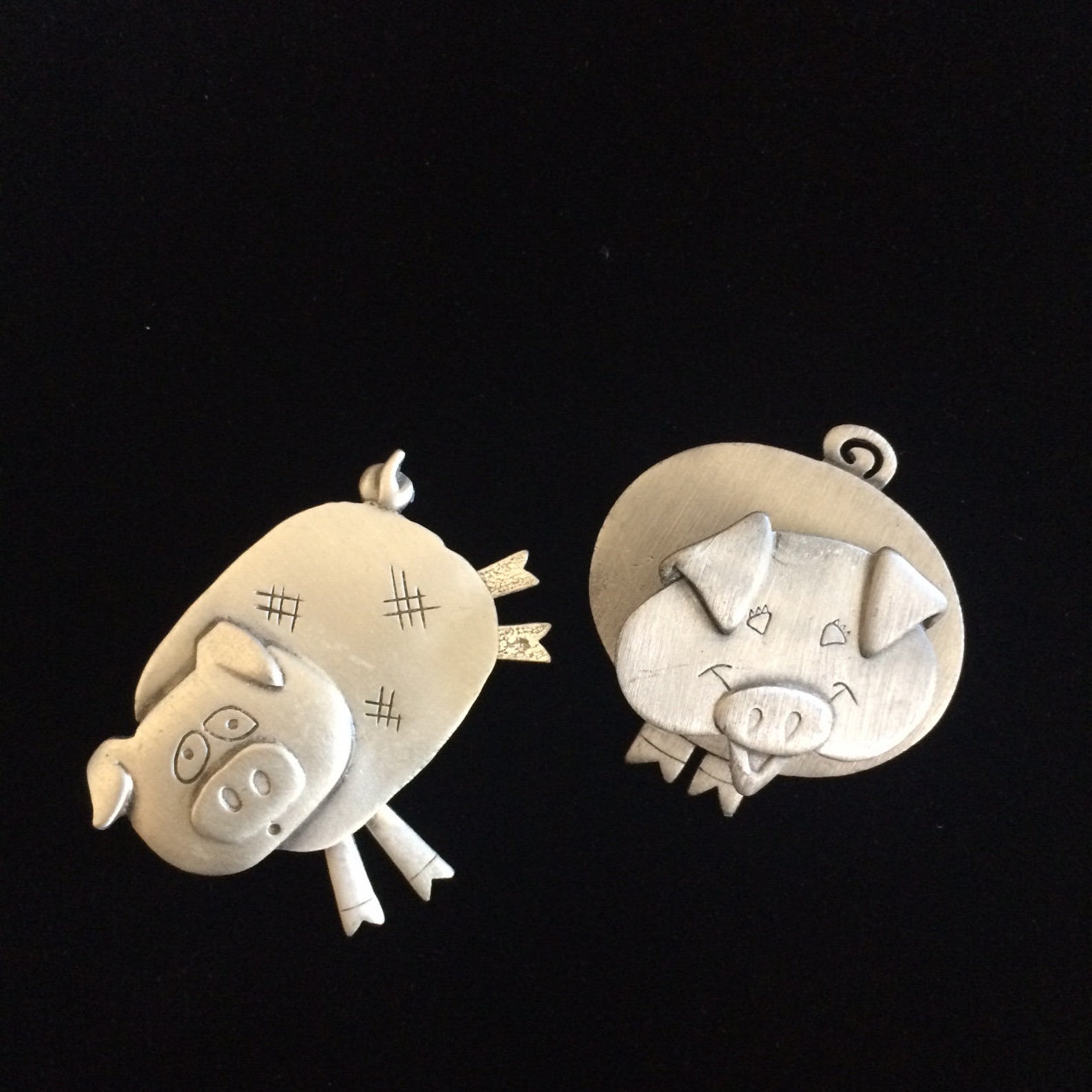 WIGGLING PIG PINS Two Little Piggies Pin Set J.J. Pig - Etsy