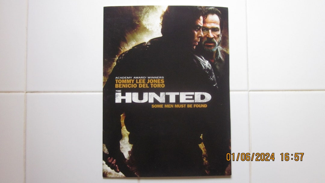 The Hunted Movie Press Kit Benicio Del Toro & Tommy Lee Jones (2003) - Etsy
