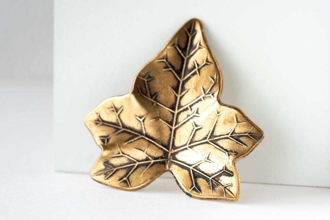 Vintage Large Metal Ivy Leaf Button - Etsy