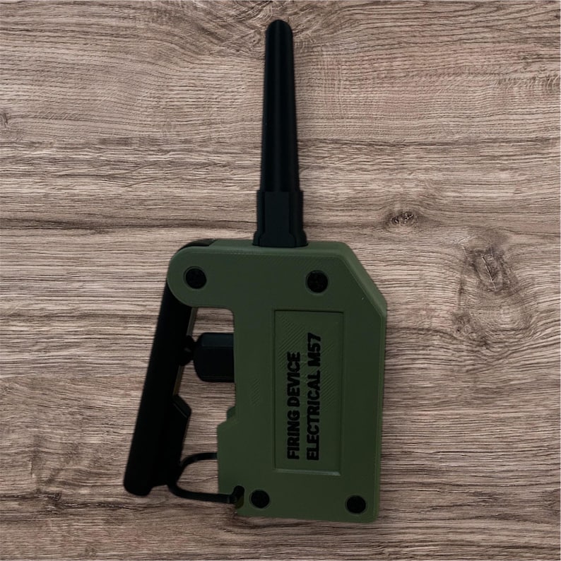 Realistic C4 Replica Detonator Prop – 3D Printed Explosive for Cosplay ...