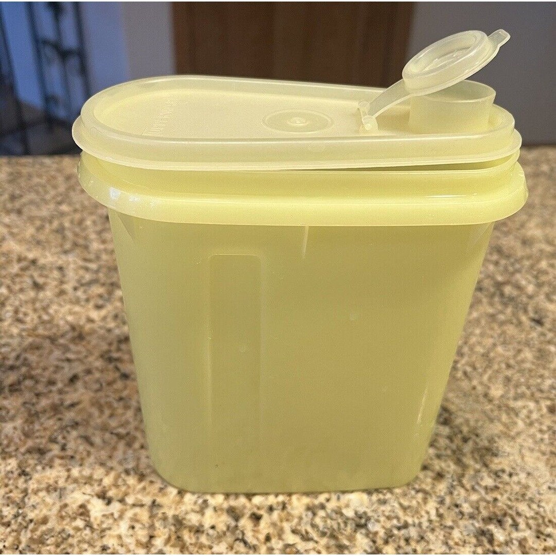 VTG 1 Qt Yellow Tupperware Store & Pour Beverage Buddy Pitcher Flip Top ...