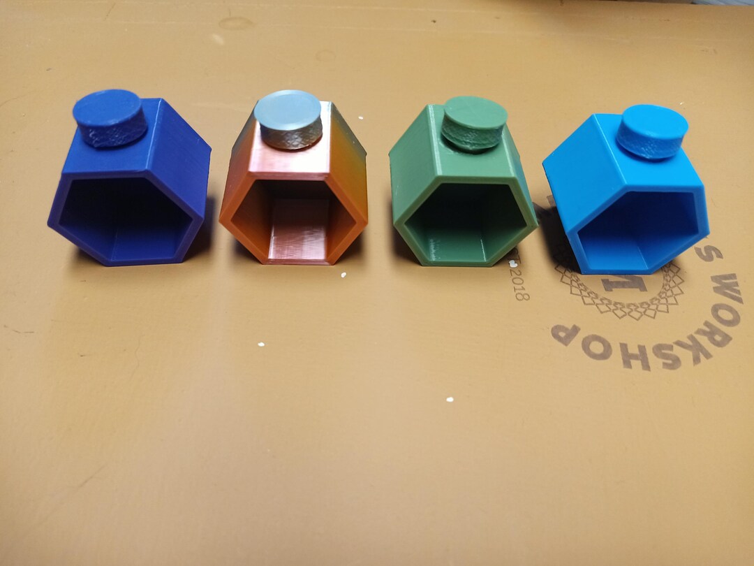 Hexagon Magnetic Spider Insect Hide for Your Pets Enclosure Vivarium ...