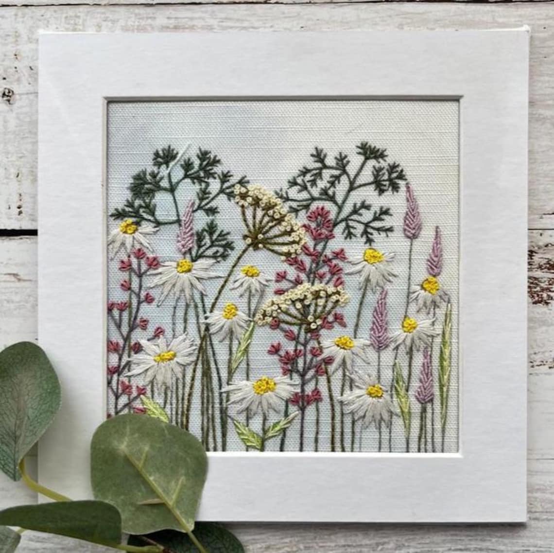 Daisy & Cow Parsley Hand Embroidery Full Kit: Pre-printed Colour Linen ...