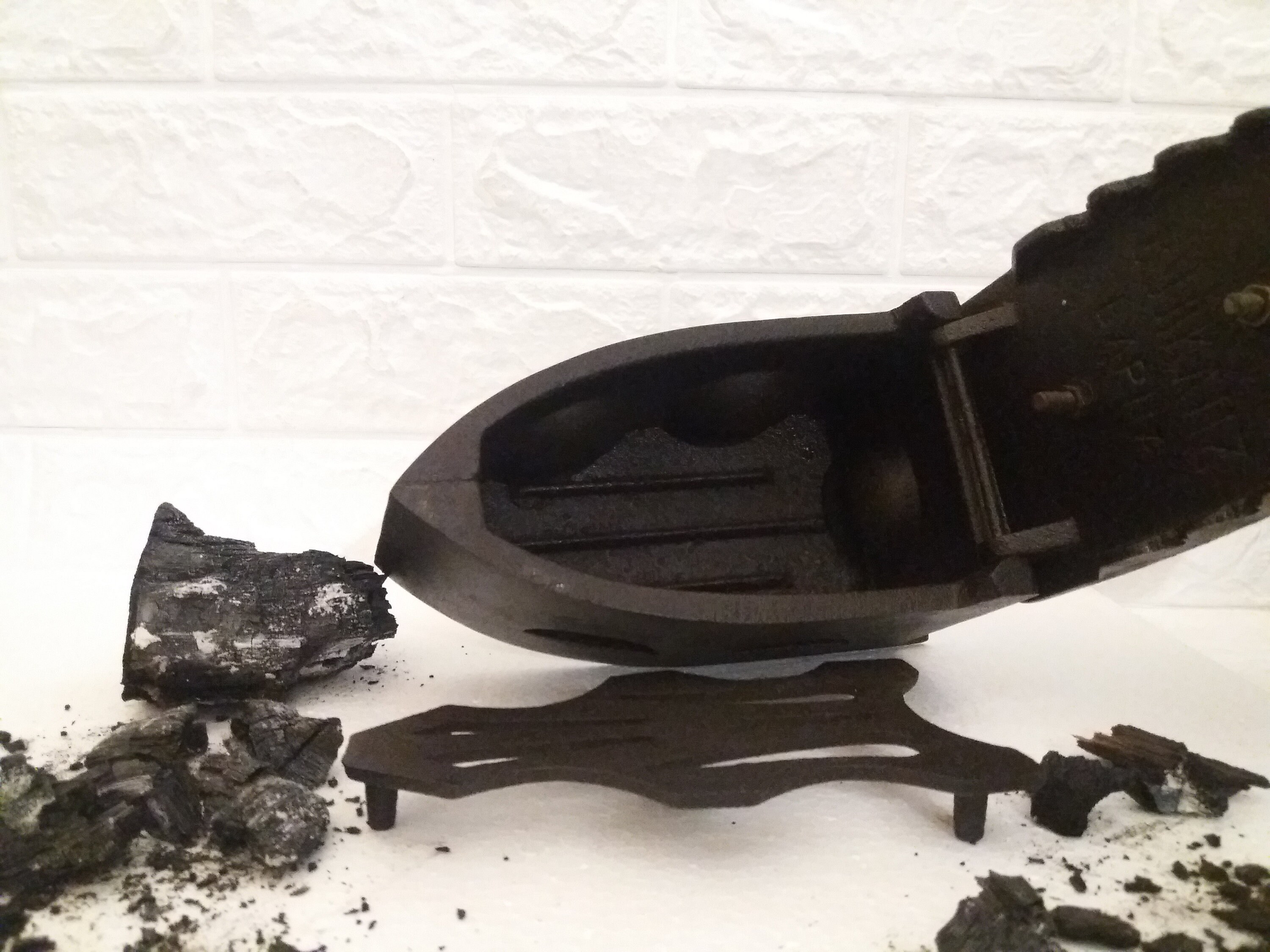 Vintage iron Antique box iron with wooden handle Antique | Etsy