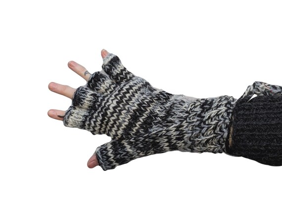 Lined fingerless gloves store