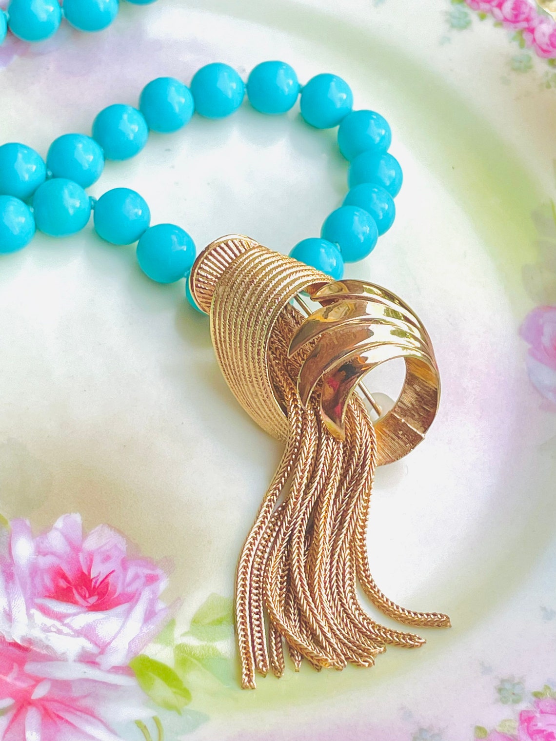 Versatile BROOCH LOCK Keeps Your Brooch Secure and Transforms It Into a ...