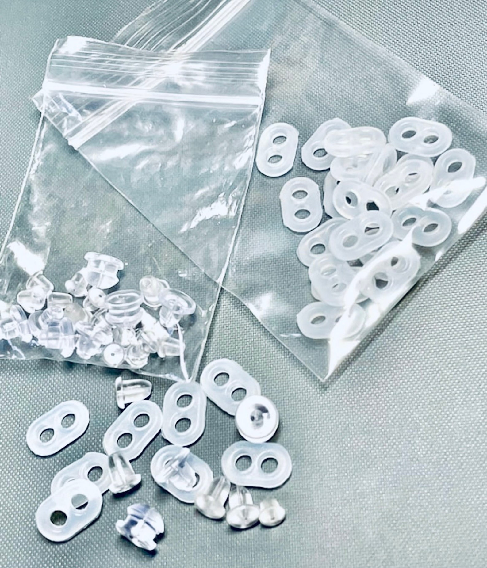 Versatile BROOCH LOCK Keeps Your Brooch Secure and Transforms It Into a ...