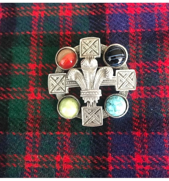 Scottish agate brooch - Gem