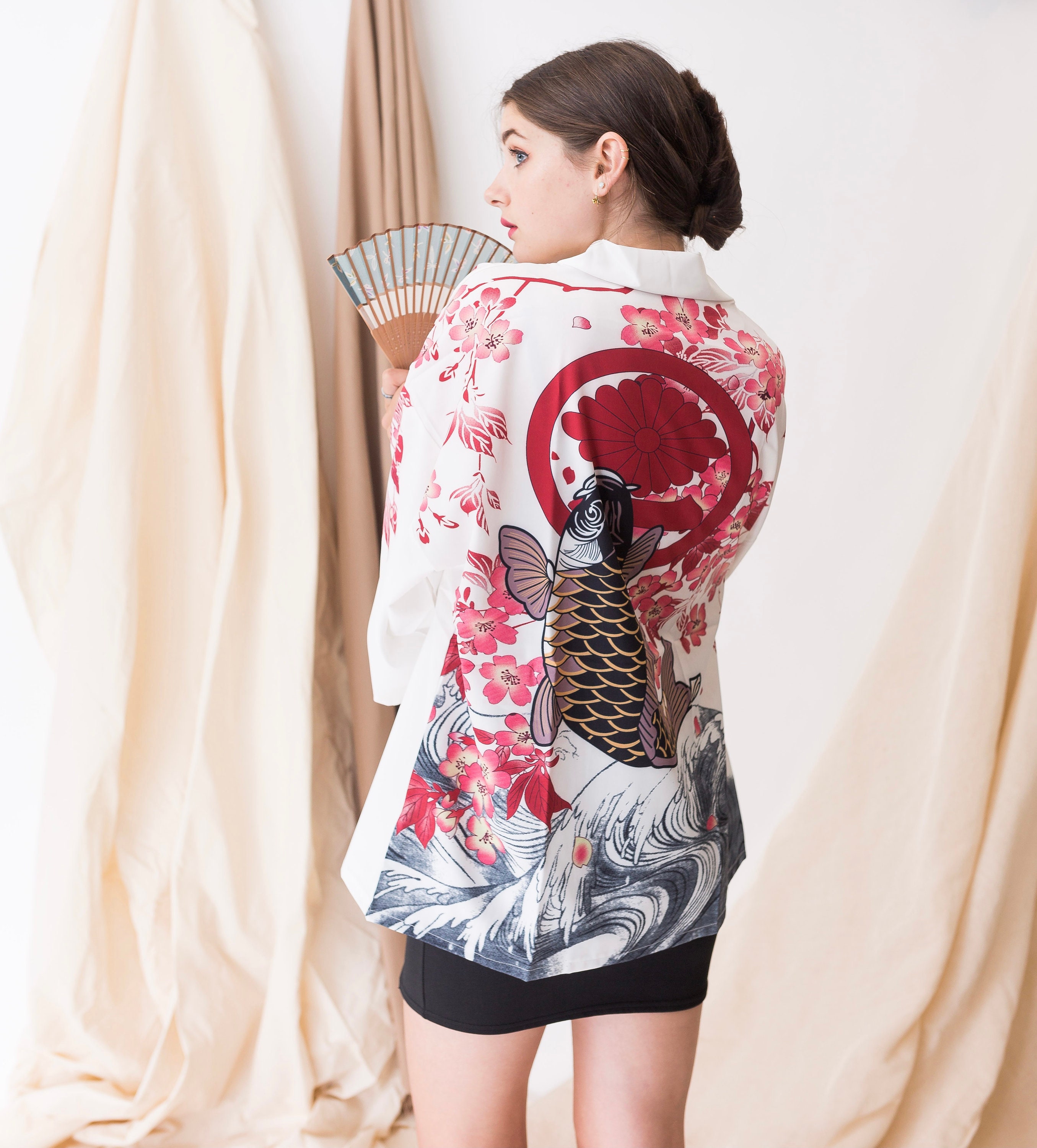 Koi Fish Kimonowhite/ Leaping Carp Painting Kimono/kimono - Etsy UK