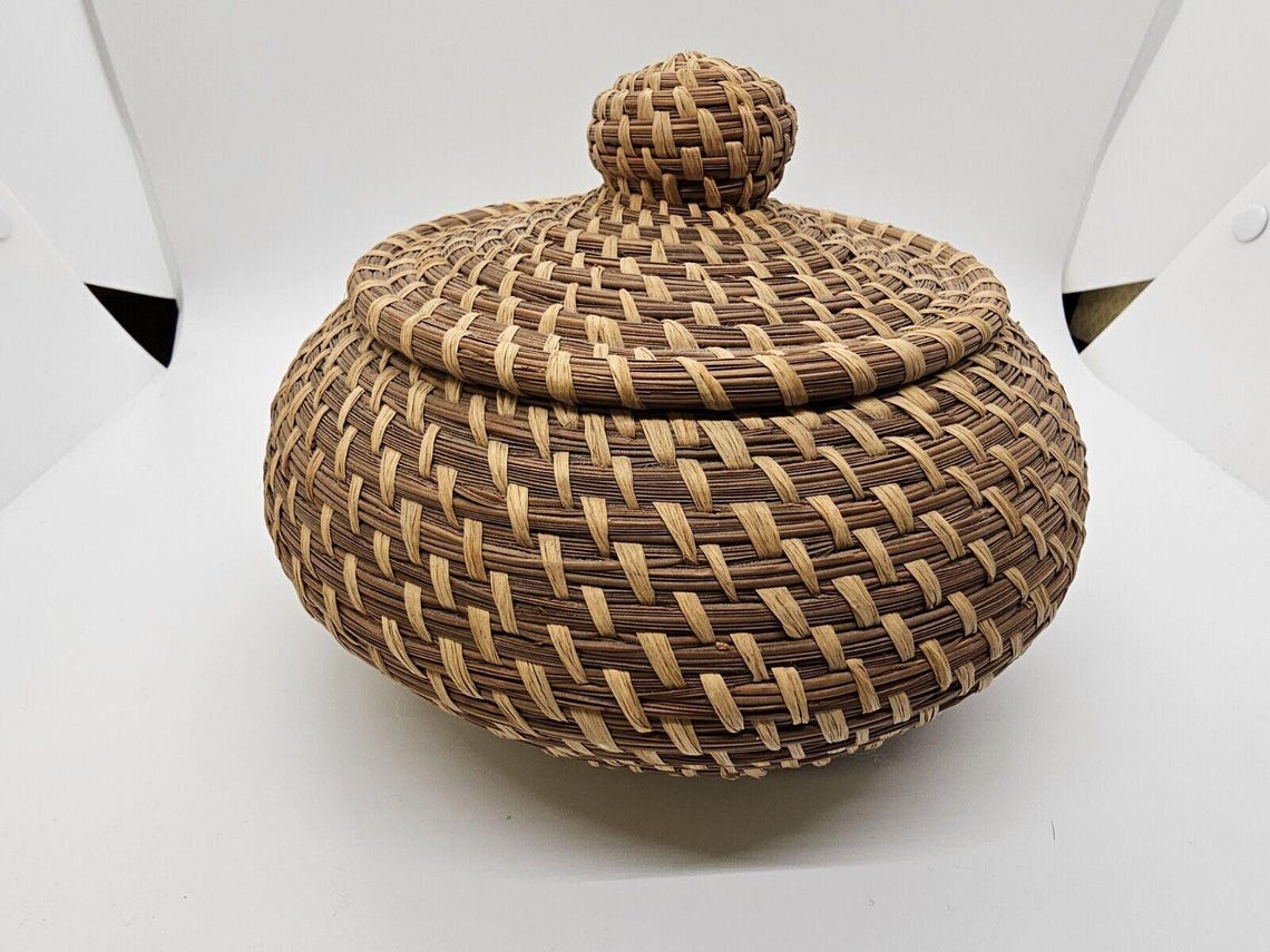 Native American Pine Needle Spiral Lidded Basket Great Quality 5" Tall ...