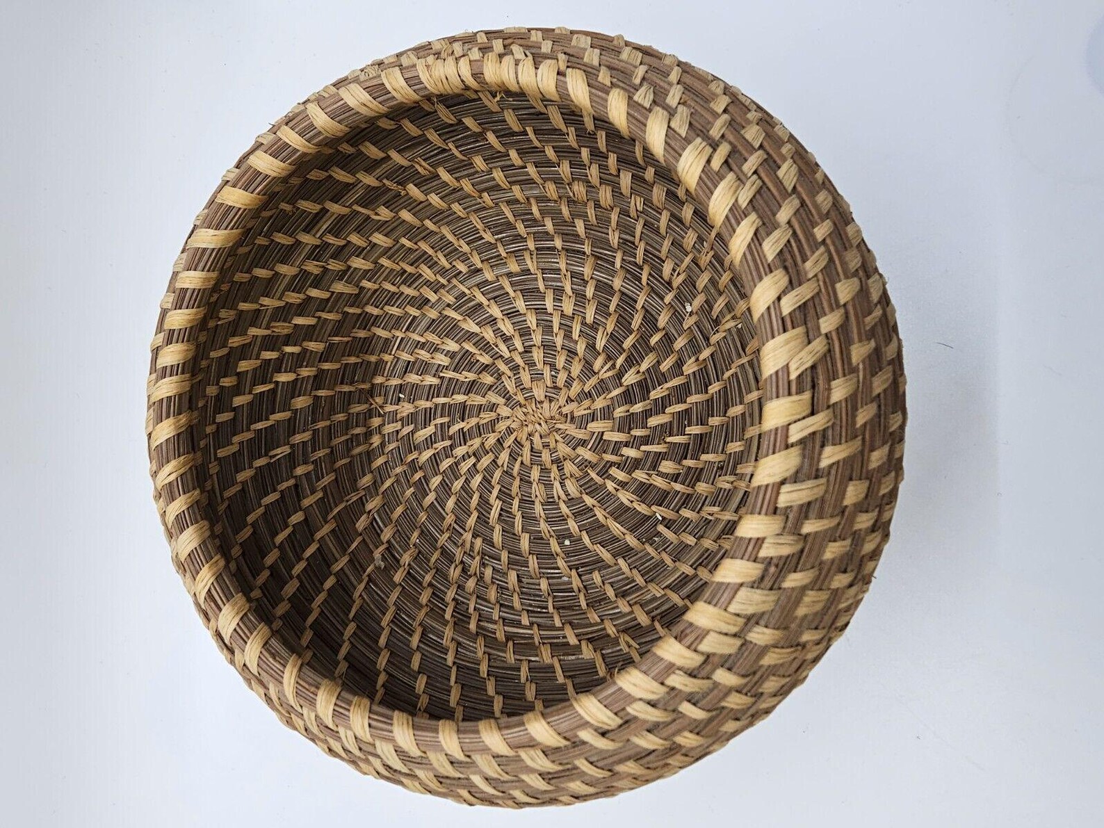 Native American Pine Needle Spiral Lidded Basket Great Quality 5" Tall ...