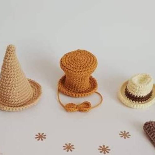 Teeny Tiny Winter Hats KNITTING PATTERN / Decorative Mini Hat | Etsy