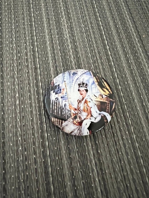 Queen Elizabeth 1.50 Button Pin Badge - Etsy