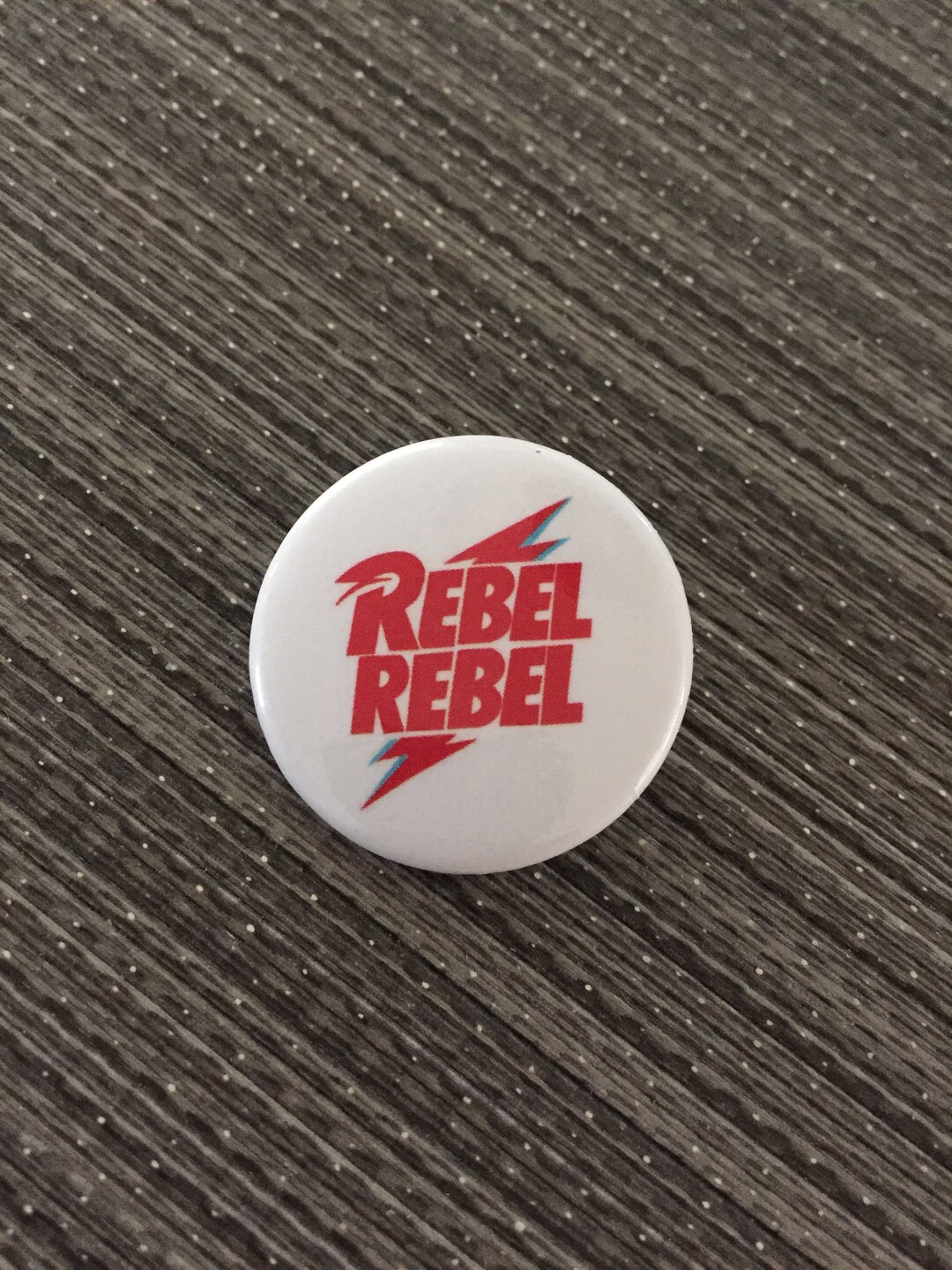 DAVID BOWIE 1.25" Rebel Rebel bolt Pin Button - Etsy Österreich