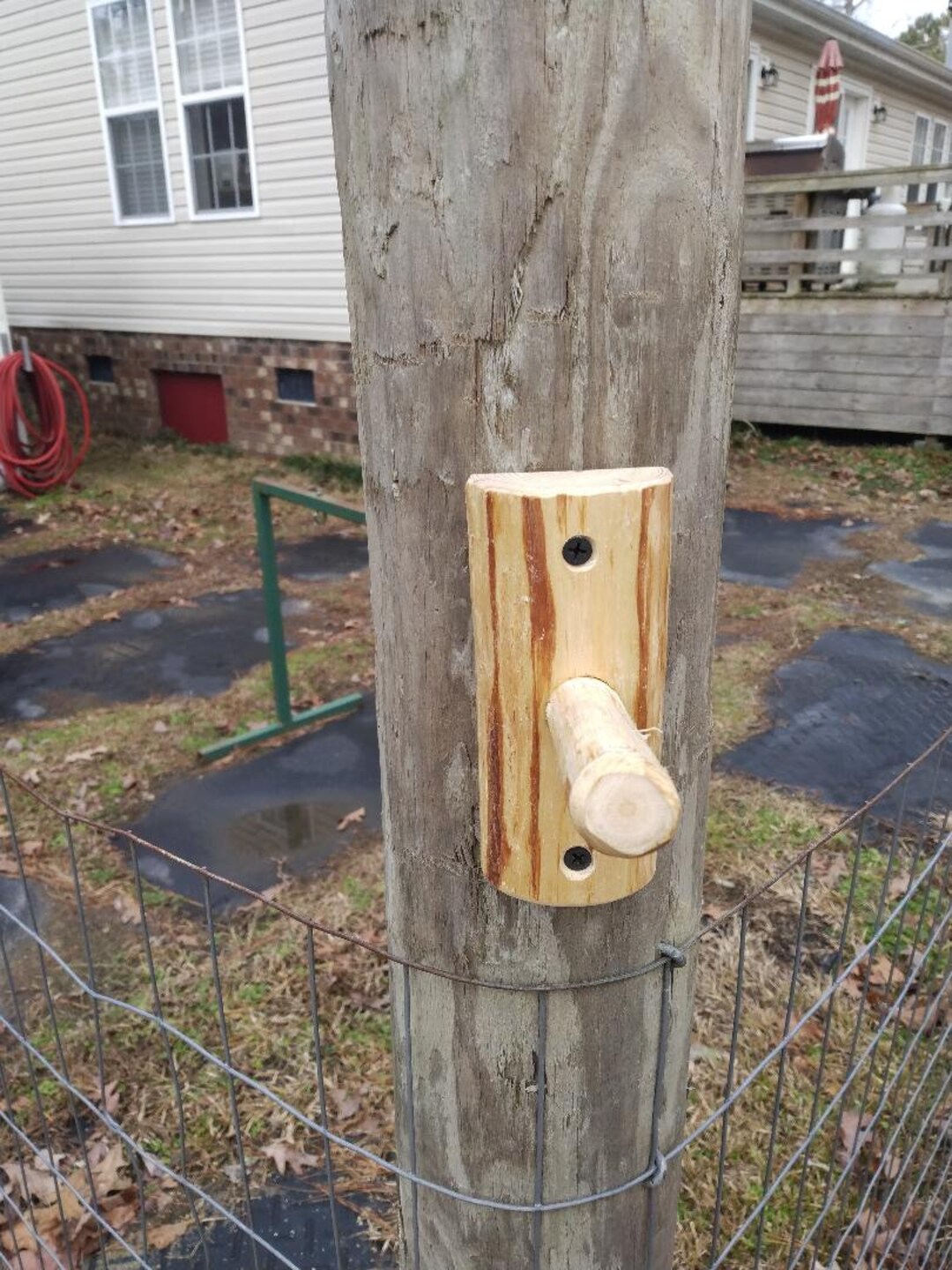 Cowboy Bunkhouse Timber Log Hook. Horseshoe, Blacksmith, Yellowstone ...
