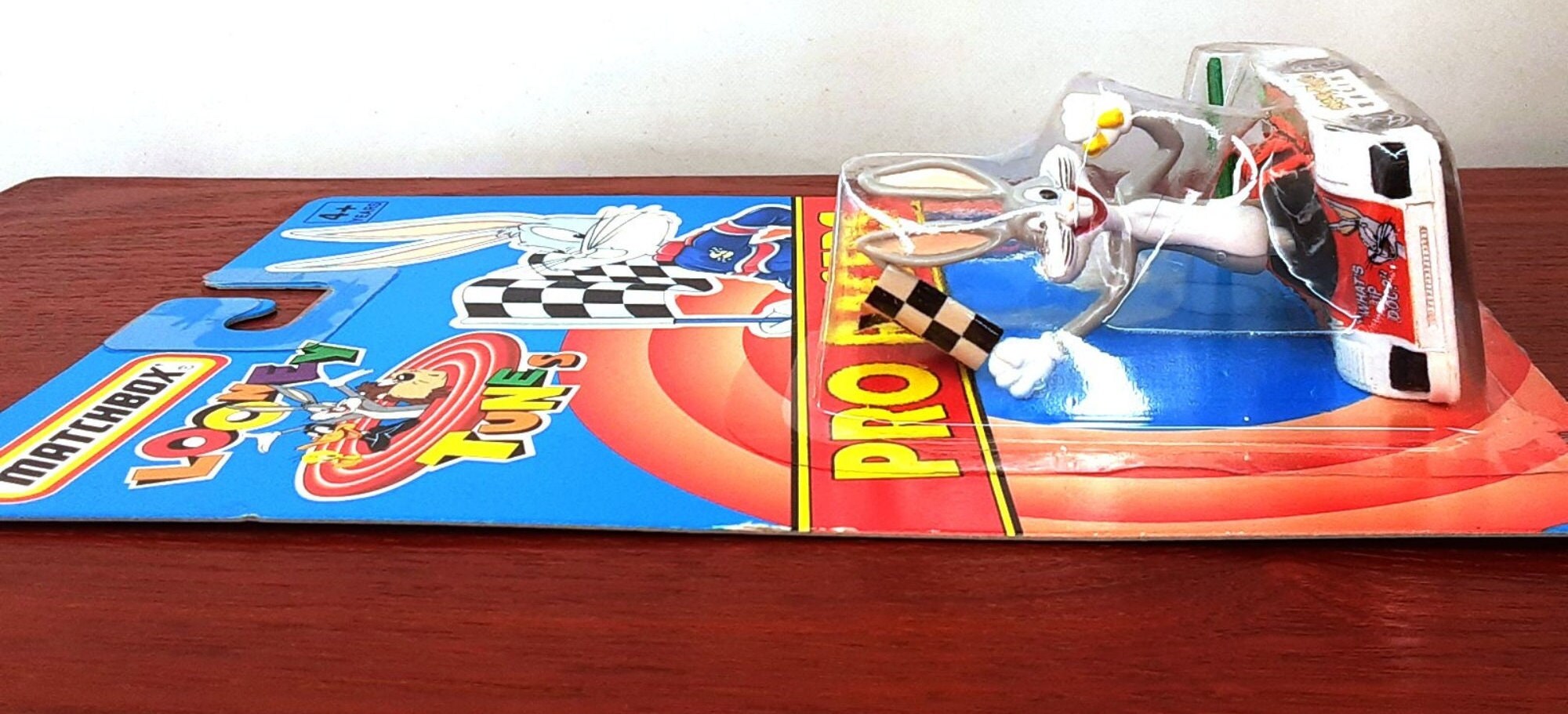 Matchbox Bugs Bunny W/ Flag Looney Tunes Pro Racers Diecast in Race Car ...