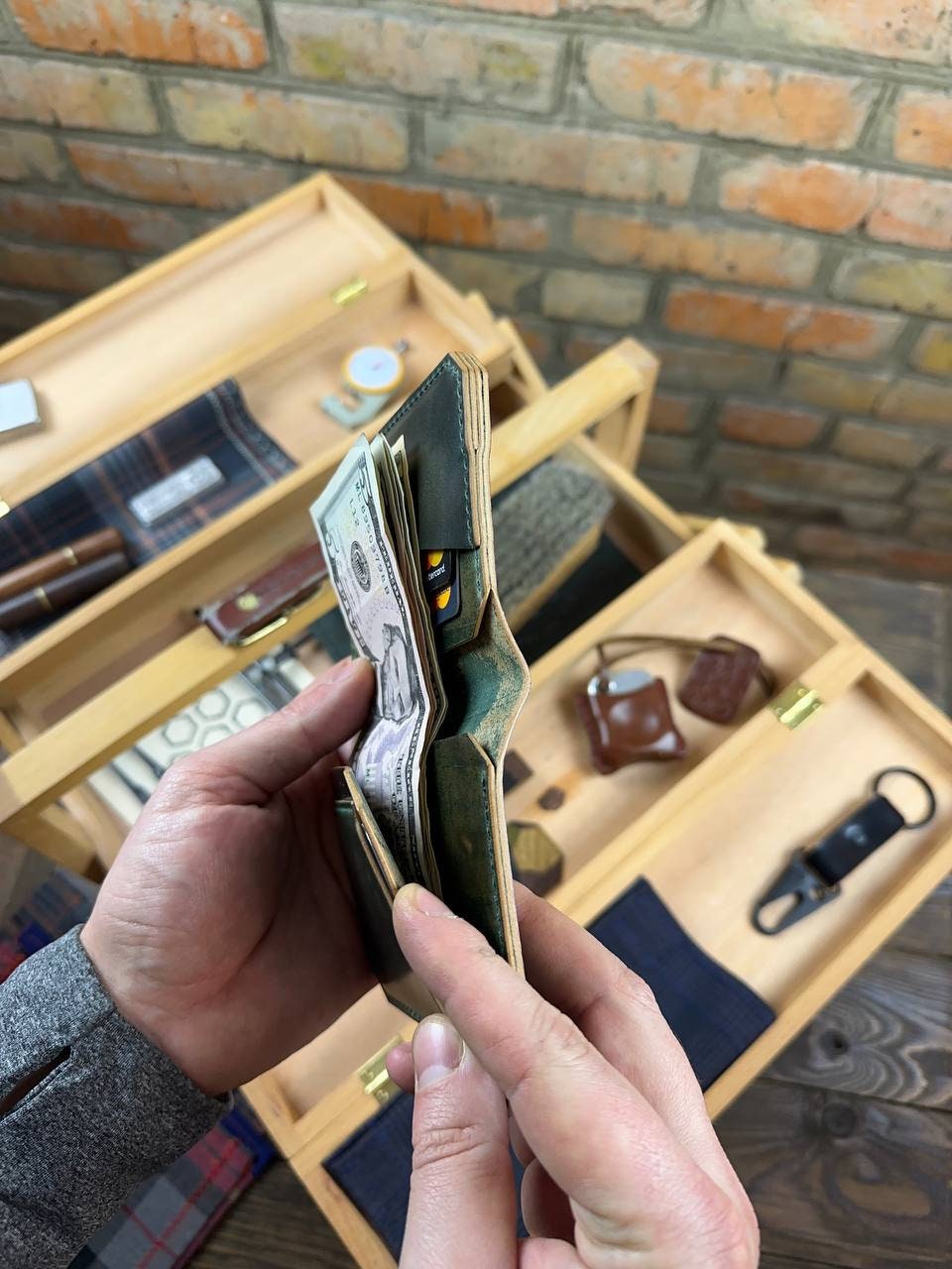 Green Shell Cordovan Leather, Shell Cordovan Minimalist Wallet, Rocado ...