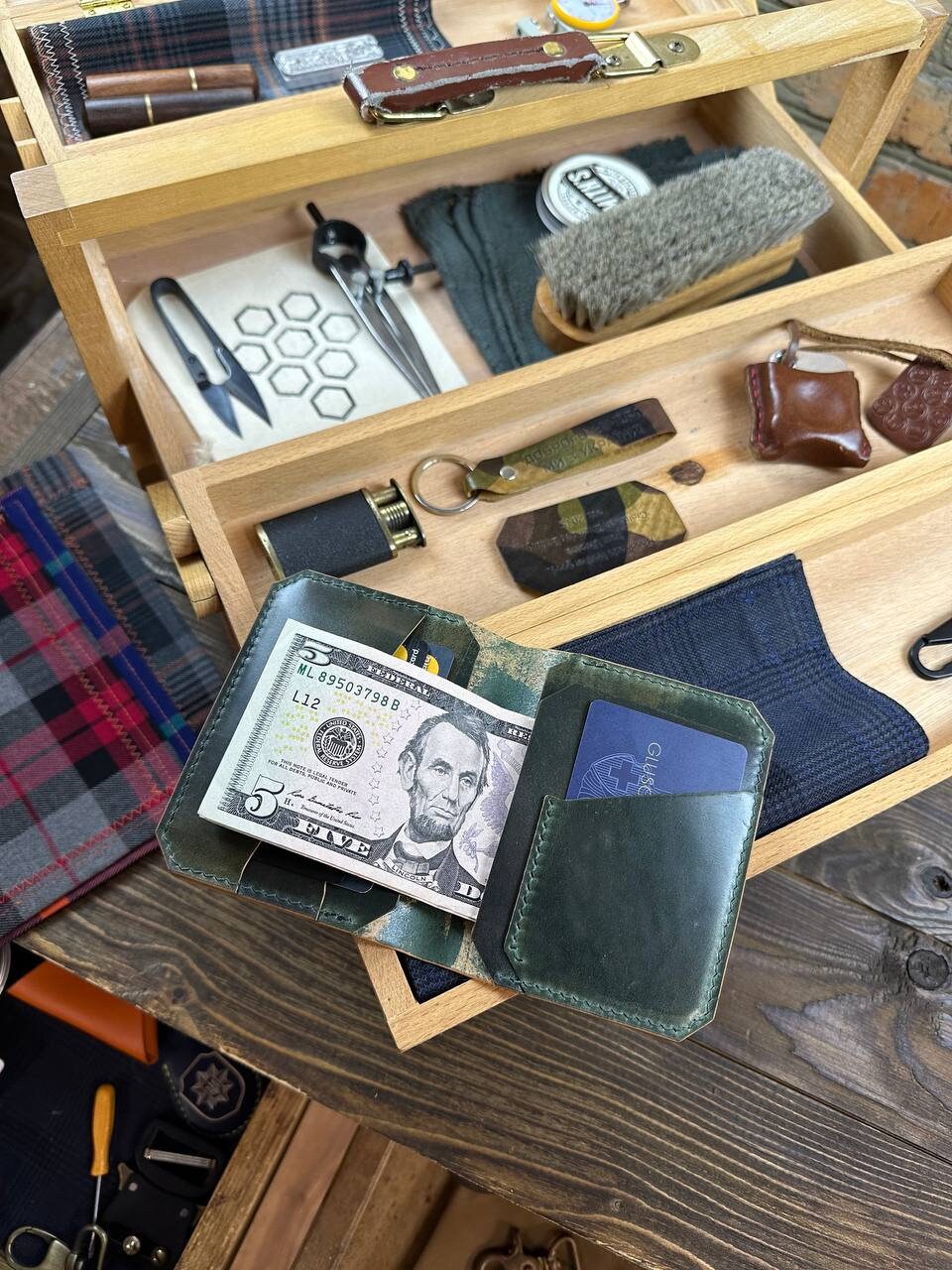 Green Shell Cordovan Leather, Shell Cordovan Minimalist Wallet, Rocado ...