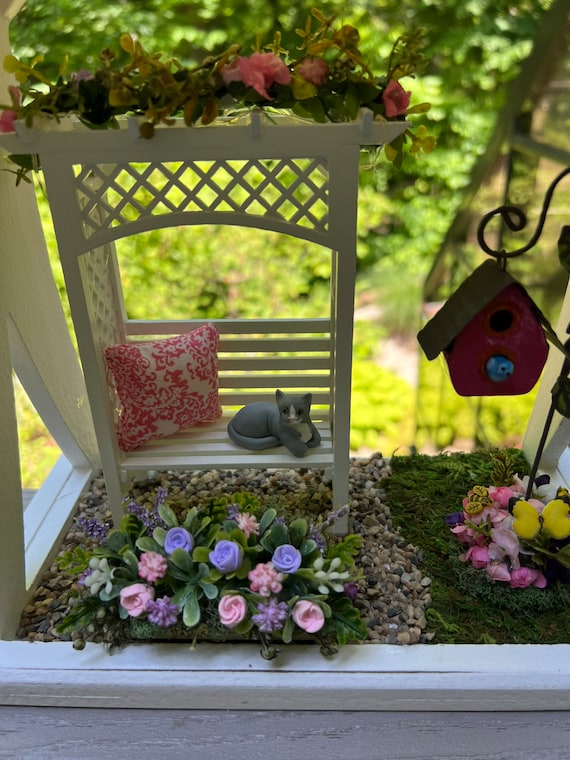 Trellis Bench Diorama - Etsy