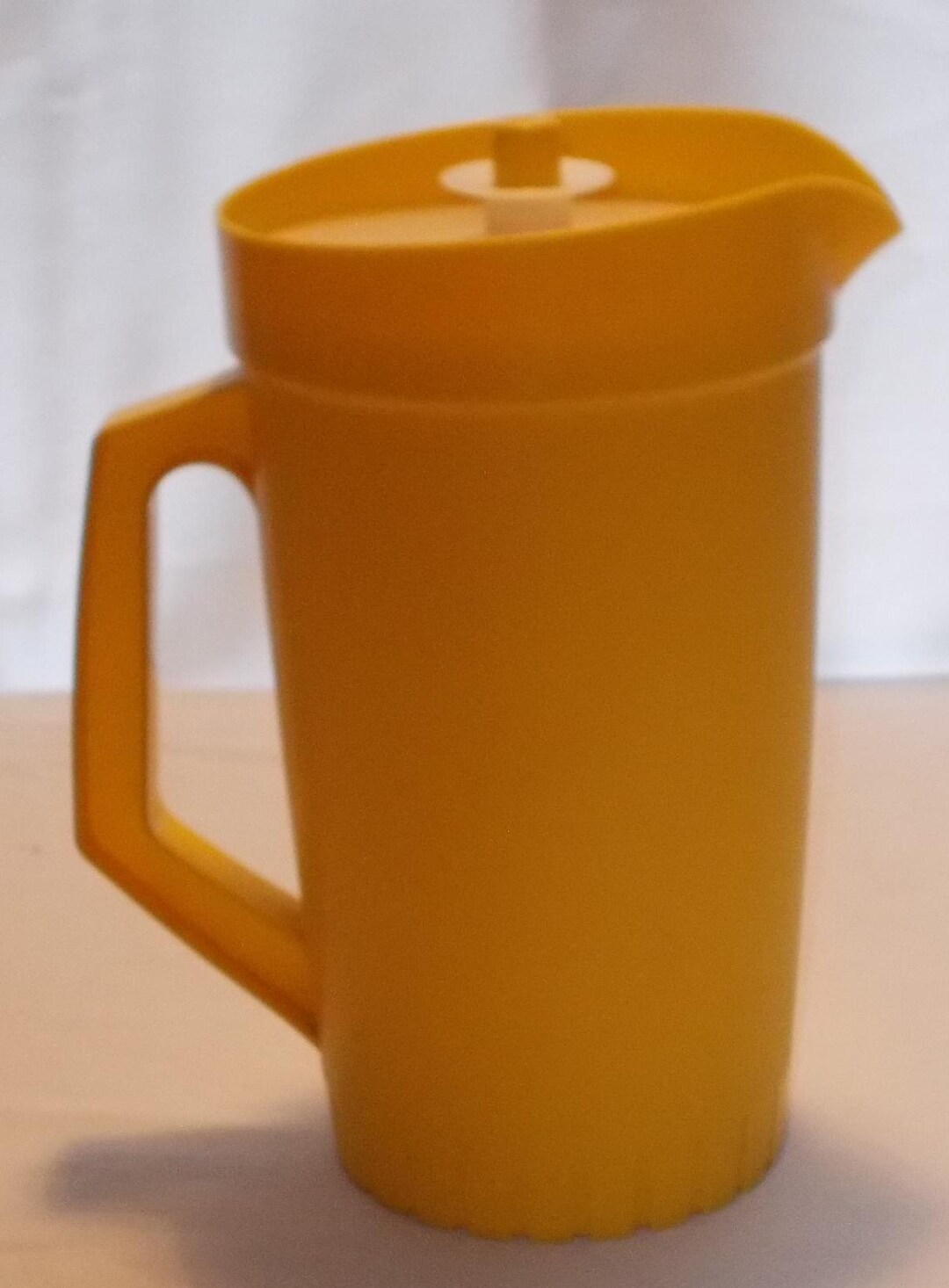 Vintage Tupperware 800 Yellow With Push Button Lid Pitcher NICE - Etsy