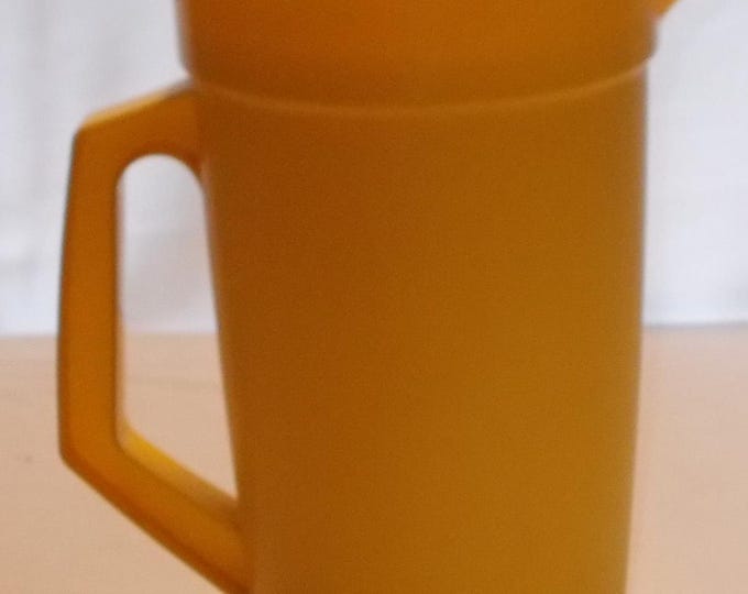 Vintage Tupperware 800 Yellow With Push Button Lid Pitcher NICE - Etsy