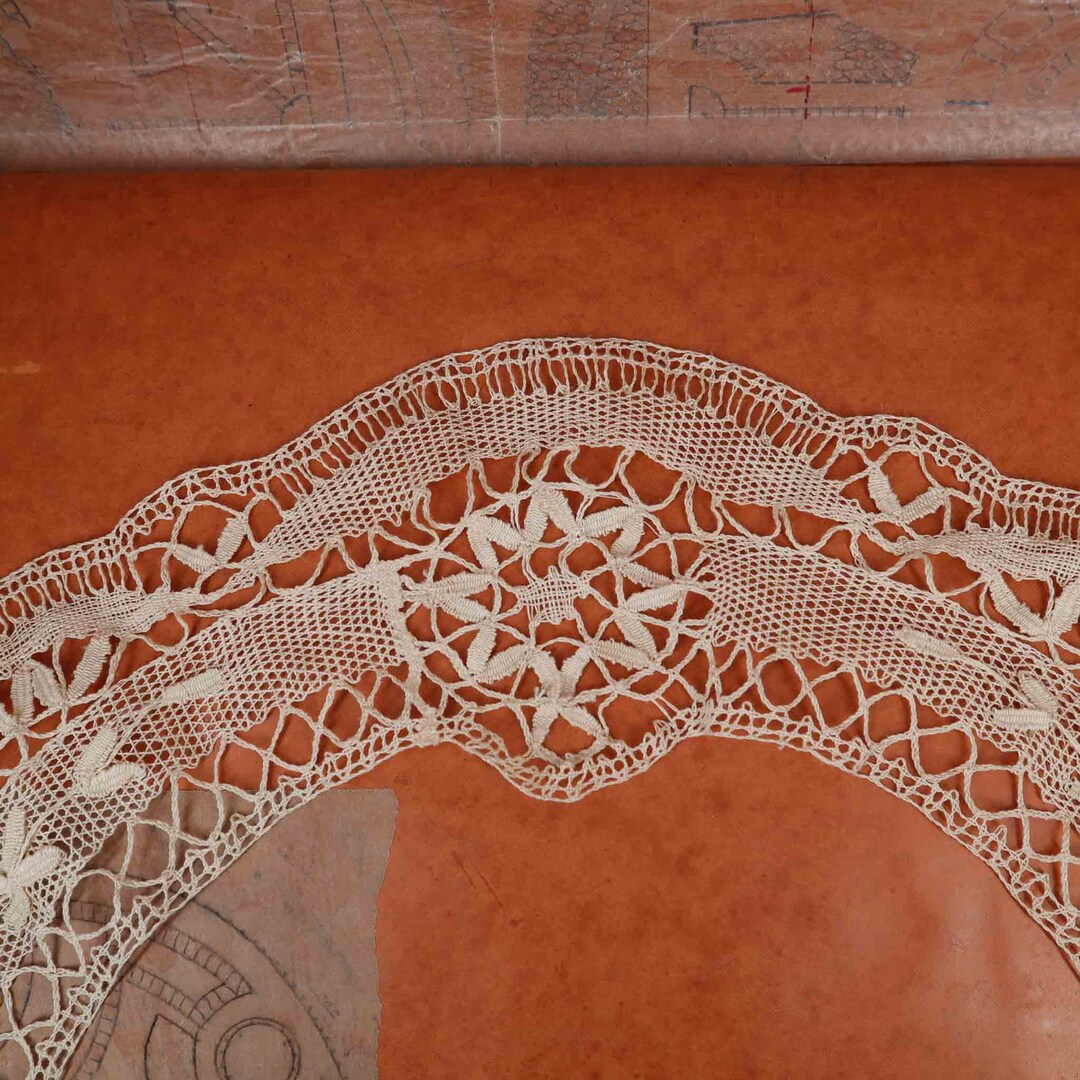 Round Doily Lace Edge Antique French Doily Edging Handmade Linen Bobbin ...