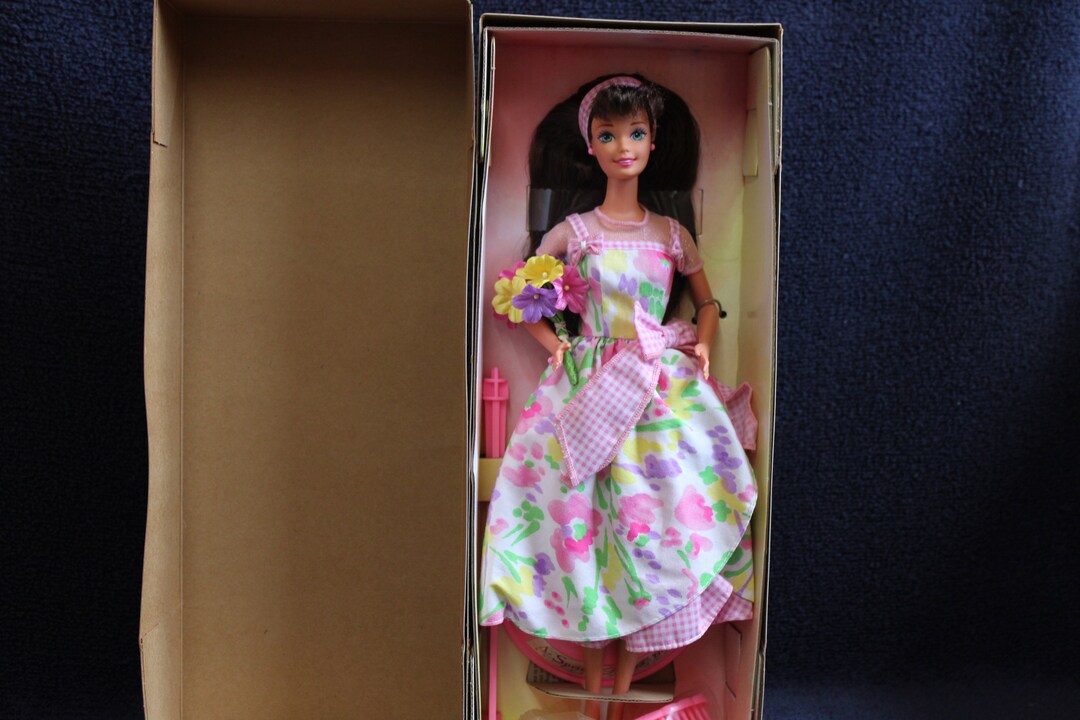 Spring Petals Barbie Avon Exclusive Special Edition 2nd in Series 1996 ...