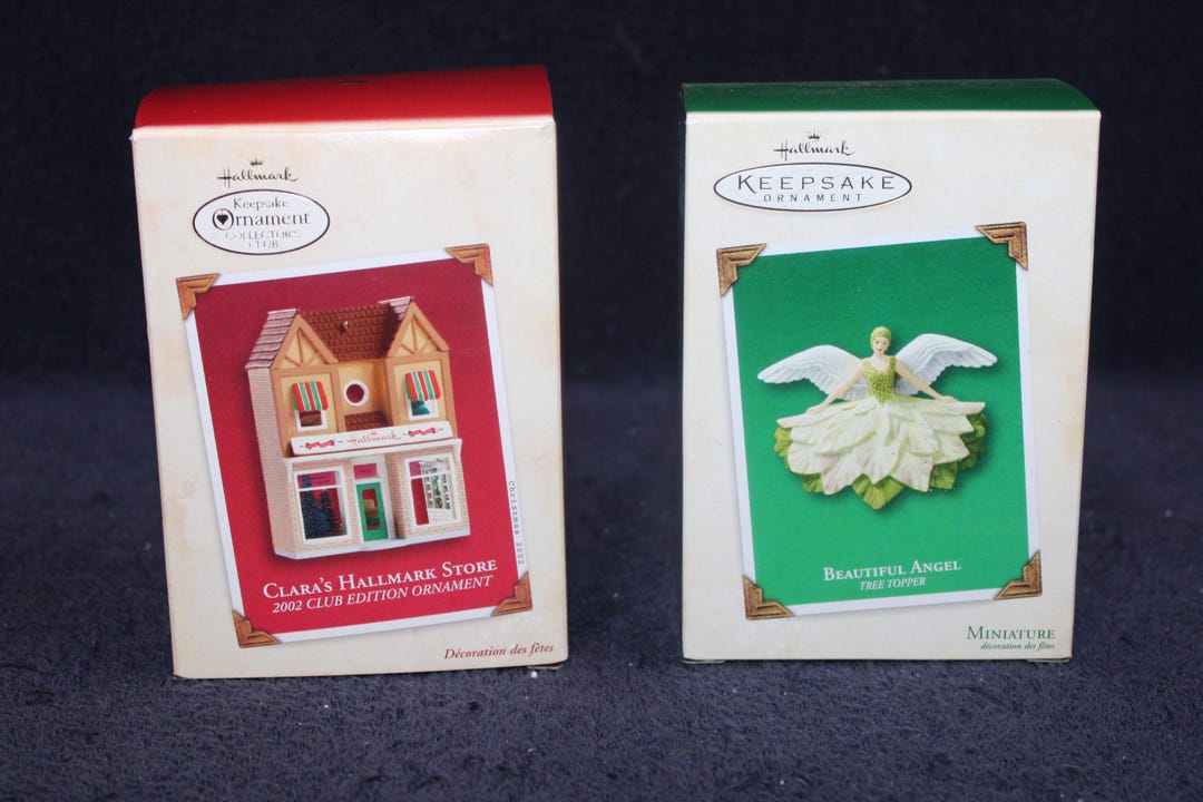 Choice: Hallmark Nostalgic House & Shops “clara’s Hallmark Store ...