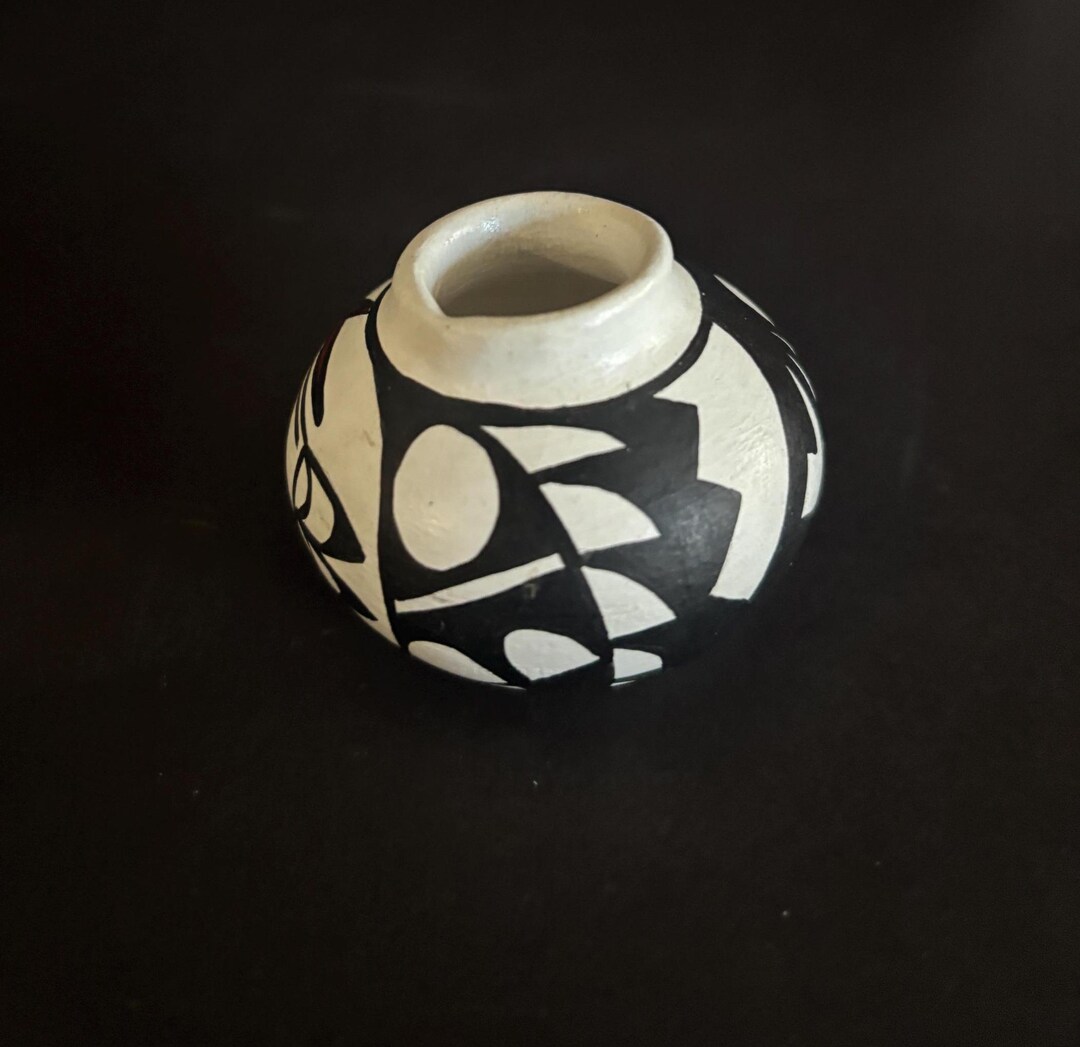 Native American Isleta Pueblo Miniature Pot - Etsy