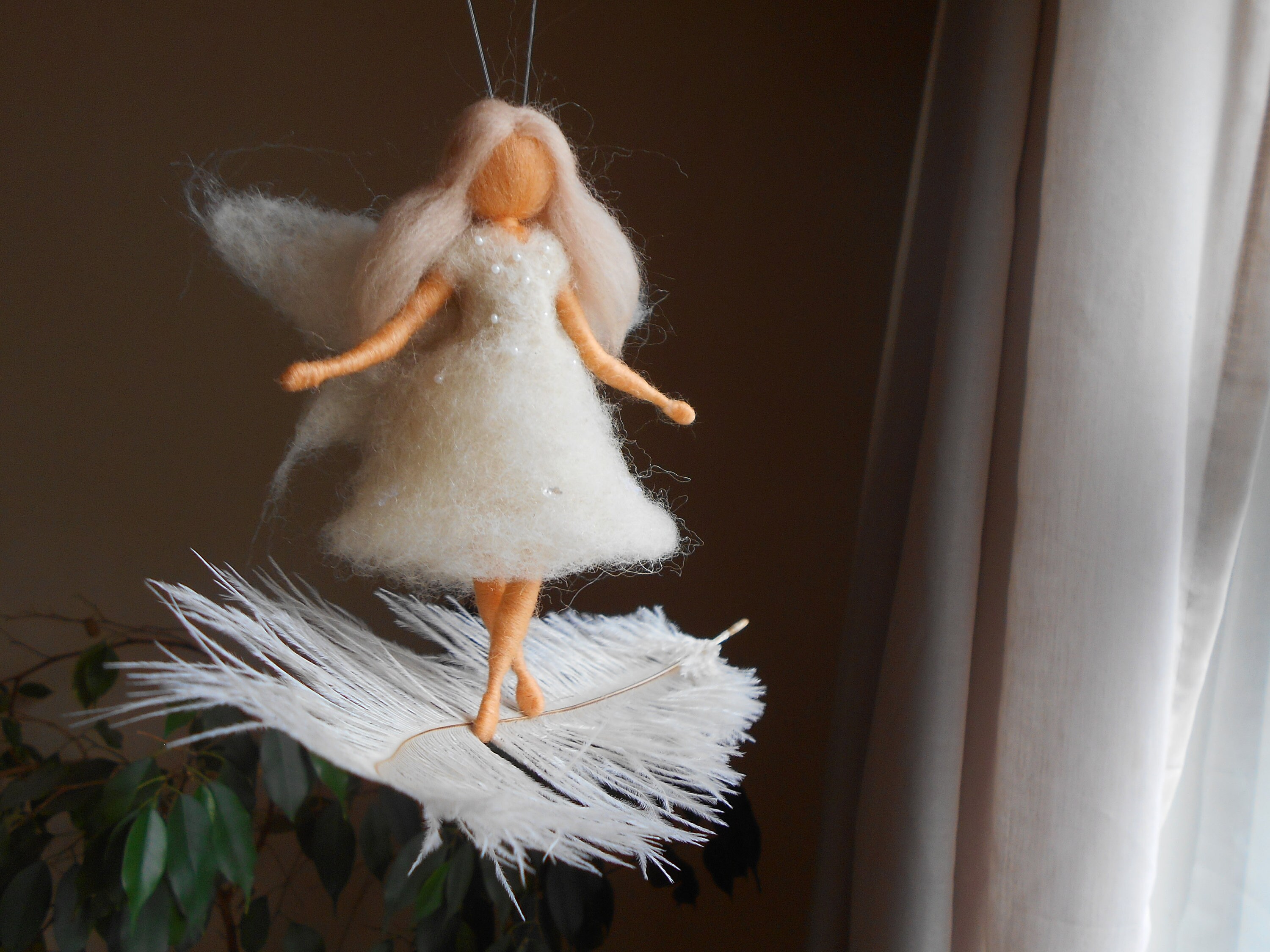 Engel Ornament Fee Puppe auf Feder Waldorf inspiriert | Etsy