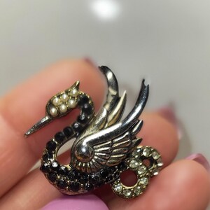 Vintage Mini Swan Brooch - Etsy
