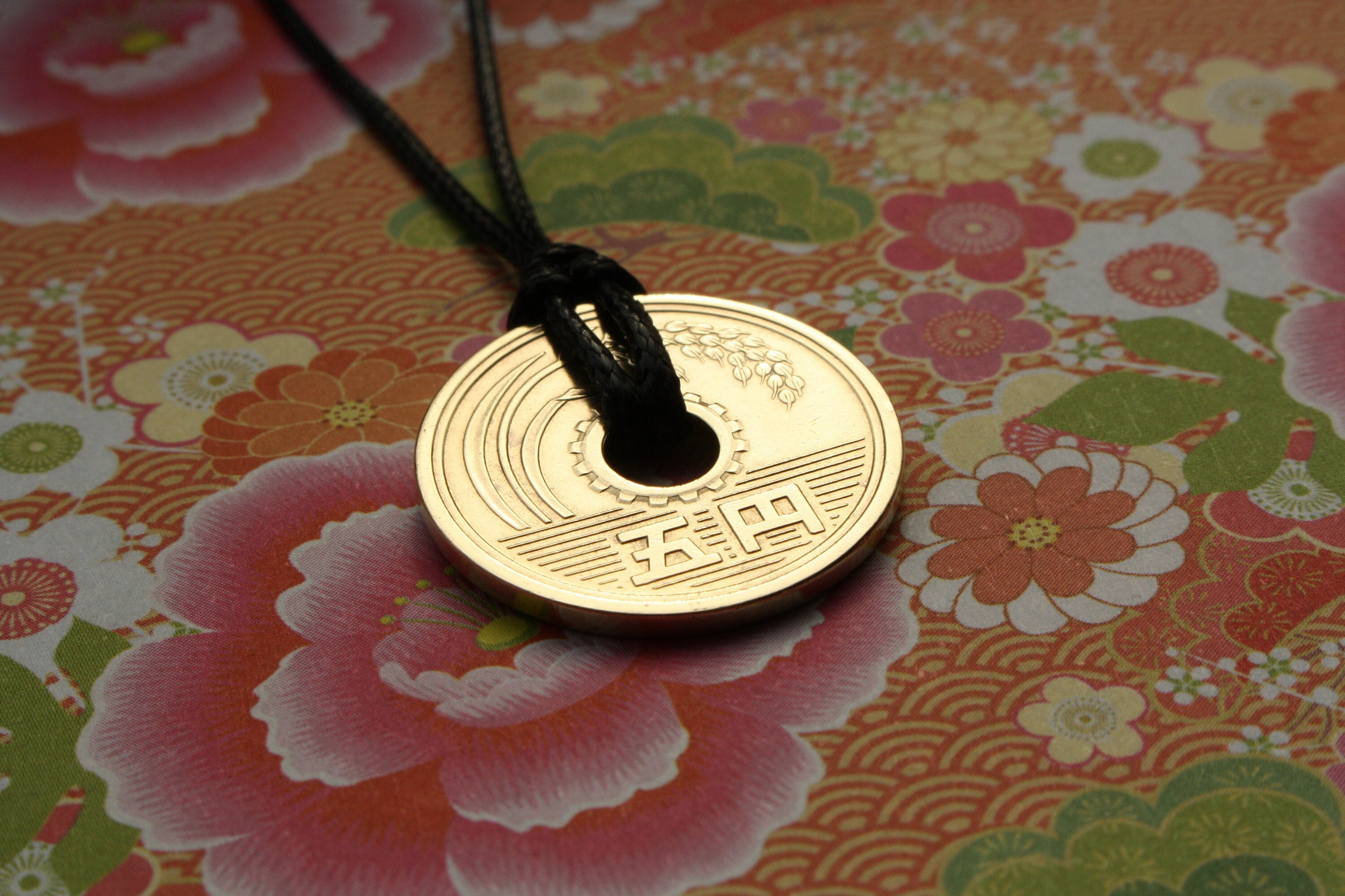 Lucky Dip / Japanese 5 Yen Pendant / Japan Lucky Coin Necklace / Coin ...